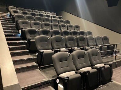 ウニクス秩父内の映画館54席ーイベント、会議、セミナーなど多様な用途での写真2