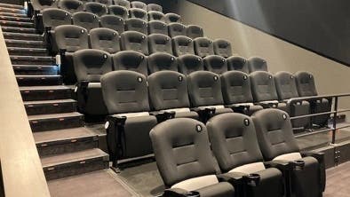 ウニクス秩父内の映画館54席ーイベント、会議、セミナーなど多様な用途での写真2