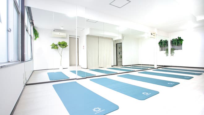 【新宿三丁目駅2分、新宿付近】(3)大型鏡計7.8m/広々30㎡スタジオでダンス・ヨガ・コスプレ・撮影・演劇におすすめ☆の写真3