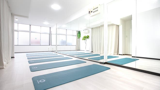 【新宿三丁目駅2分、新宿付近】(3)大型鏡計7.8m/広々30㎡スタジオでダンス・ヨガ・コスプレ・撮影・演劇におすすめ☆の写真7