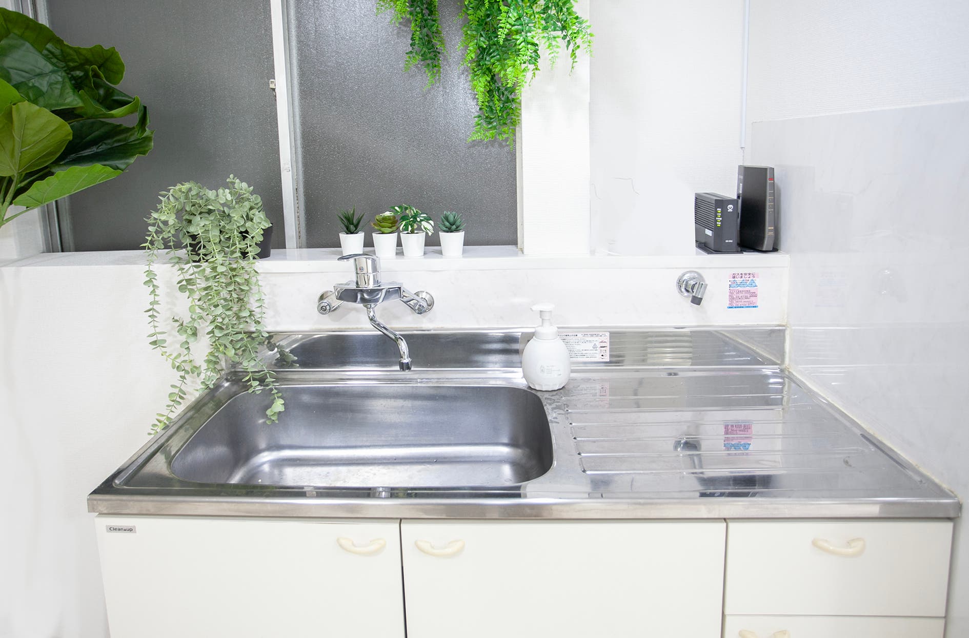 【新宿三丁目駅2分、新宿付近】(3)大型鏡計7.8m／広々30㎡スタジオでダンス・ヨガ・コスプレ・撮影・演劇におすすめ☆の写真16