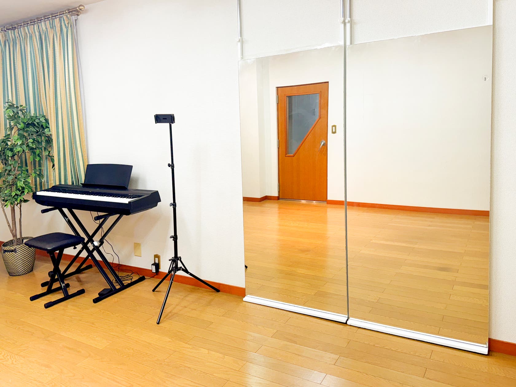 隠れ家ダンス＆音楽スタジオ★防音室、大音量で踊れる！★場ミリ可★電子ピアノ常設★航空公園・西所沢・新所沢3沿線★スタバ目印♪の写真2