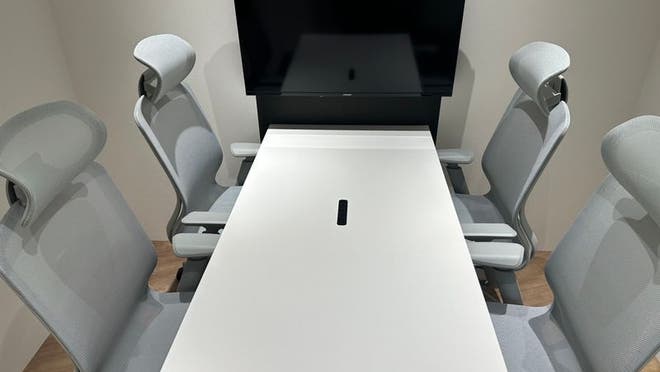 【大名天神】モニター付き完全個室!4名利用可能なミーティングルームBの写真2