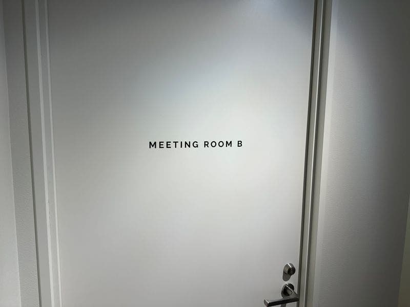 【大名天神】モニター付き完全個室！4名利用可能なミーティングルームBの写真6