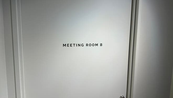 【大名天神】モニター付き完全個室!4名利用可能なミーティングルームBの写真6