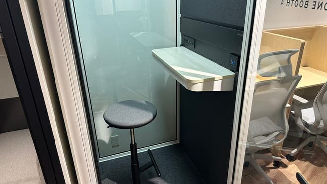 【大名天神】BOXタイプの完全個室!フォンブースAの写真1