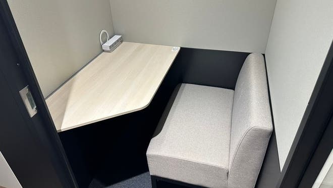 【大名天神】BOXタイプの完全個室!フォンブースBの写真1