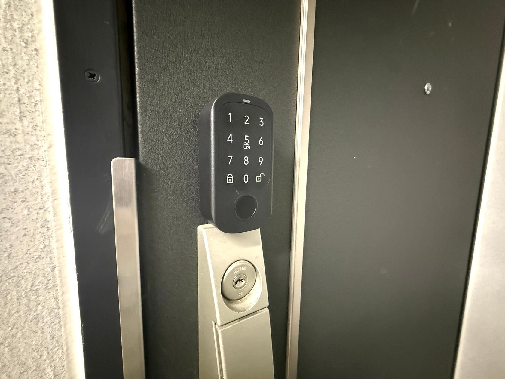 渋谷駅近の4名用会議室✒️打ち合わせ・商談・作業に最適✨の写真6