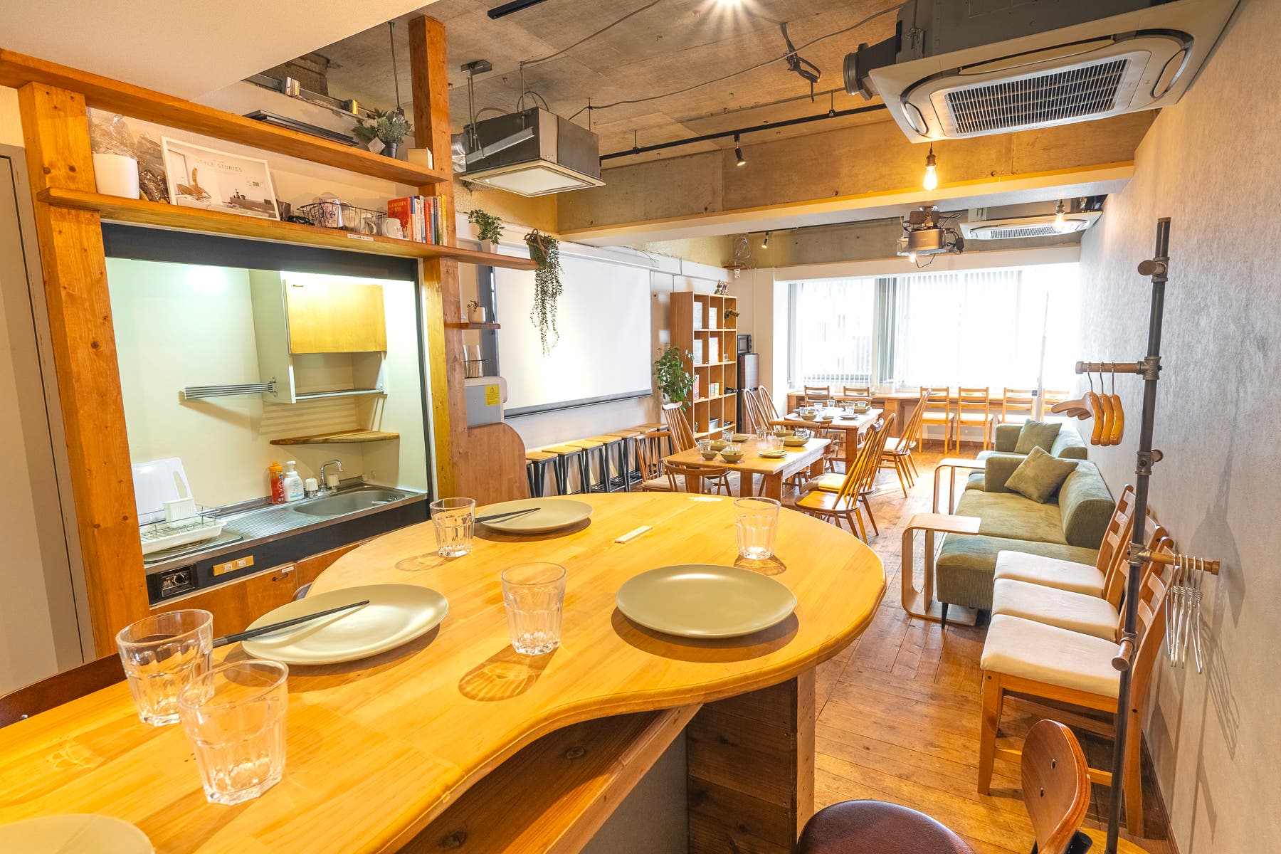 スペモ🏠中野駅🚶‍♀️交流会🤝セミナー👨‍💻打ち上げ🍻ボドゲ🎲パーティー🎉撮影🎥817_LOUNGE中野の写真5