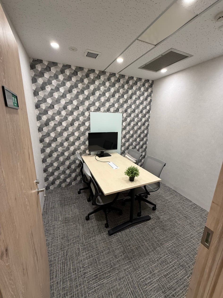 個室追加オプション：小会議室（4名着席可）の画像2