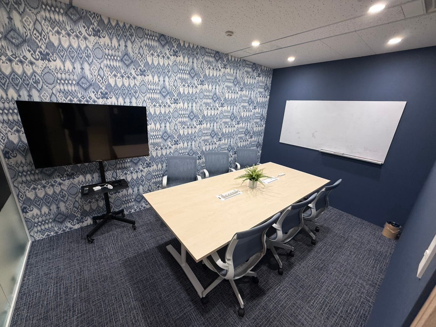 【西新宿五丁目駅 徒歩2分】20-50名イベント/セミナースペースの写真2