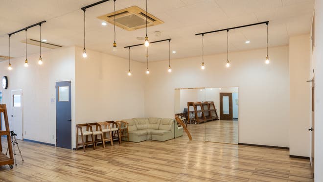 🌟 クリエイティブホール・South へようこそ 🌟ダンススタジオ・ワークショップ等に。鏡のある広々したスペースですの写真1