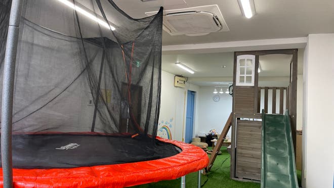 『1/22~1/25は50%オフ』上北沢駅1分!✨大型トランポリンと大型すべり台ありの貸切キッズスペース🎶の写真2