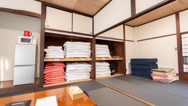 栃木県矢板市/廃墟感のある倉庫、オシャレなカフェスペース、大広間の和室でジャンルに沿ったレンタル撮影スペース!の写真2