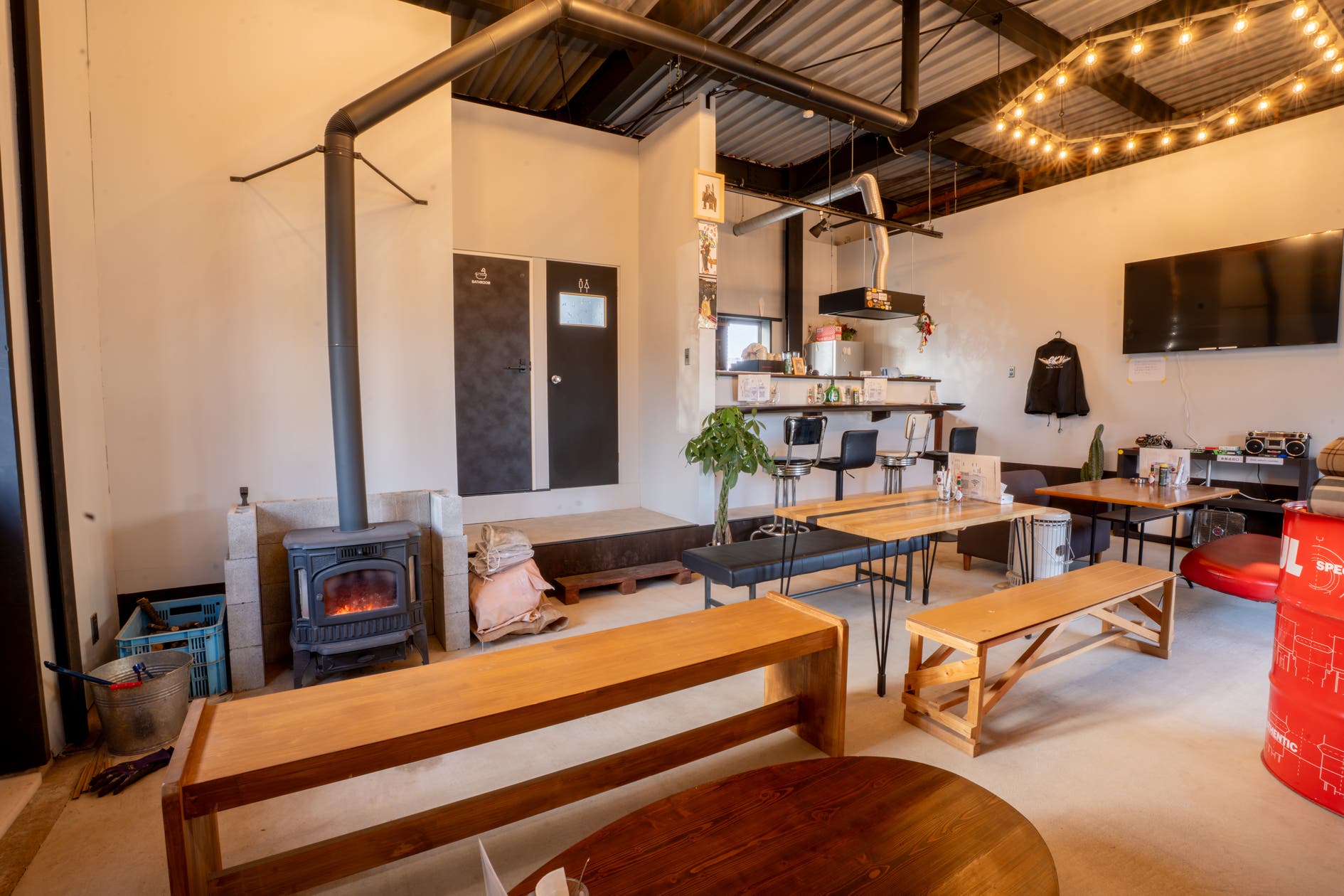 栃木県矢板市/廃墟感のある倉庫、オシャレなカフェスペース、大広間の和室でジャンルに沿ったレンタル撮影スペース！の写真5