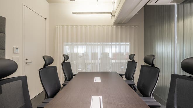 【BRIDGEX workplace】モニター付き!6名ミーティングルームBの写真1