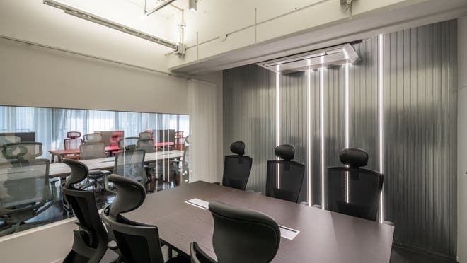 【BRIDGEX workplace】モニター付き!6名ミーティングルームBの写真2