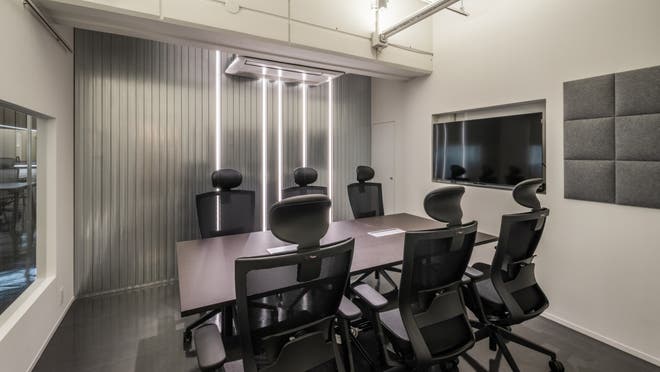 【BRIDGEX workplace】モニター付き!6名ミーティングルームBの写真5