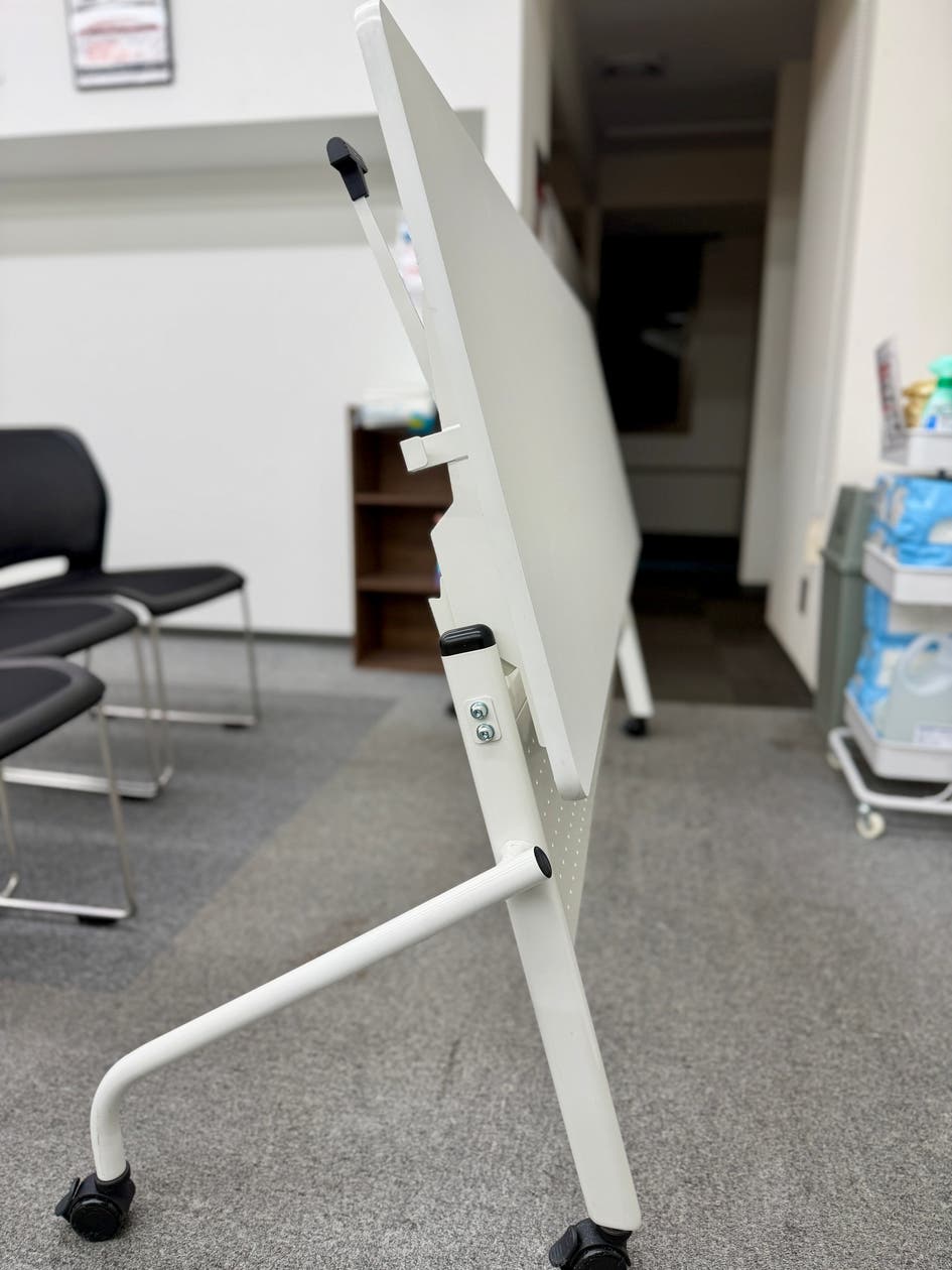 【NEW OPEN！】セミナー・研修に最適！モニター・司会台・ホワイトボード付き/~27名　Room Aの写真3