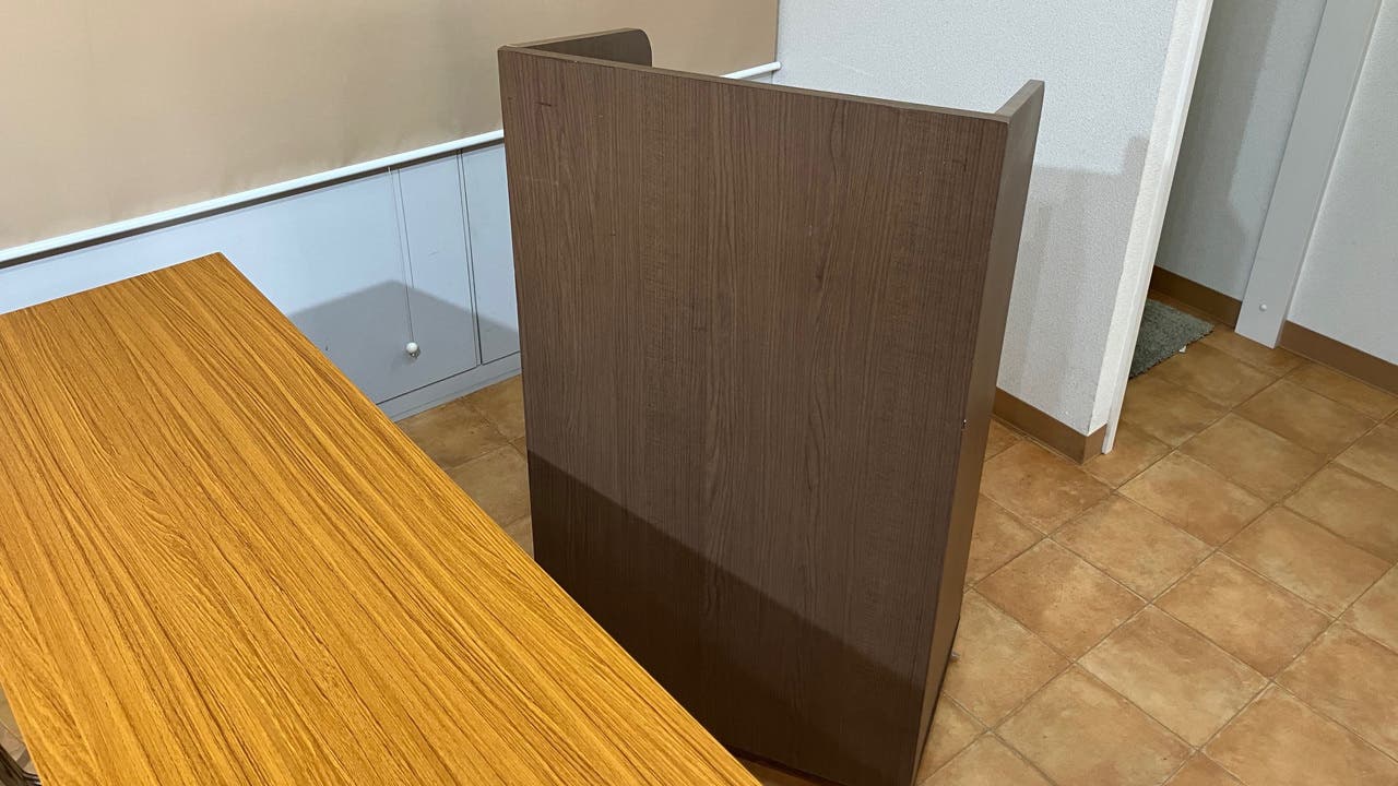 第三会議室 3名掛け最大24席 |Wi-Fi|プロジェクター|ホワイトボード|演台|無料【高崎駅徒歩7分 販売利用OK】の写真7