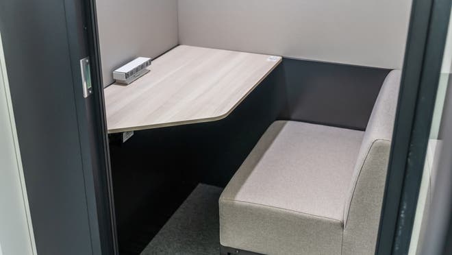 【BRIDGEX workplace】フォンブースAの写真2