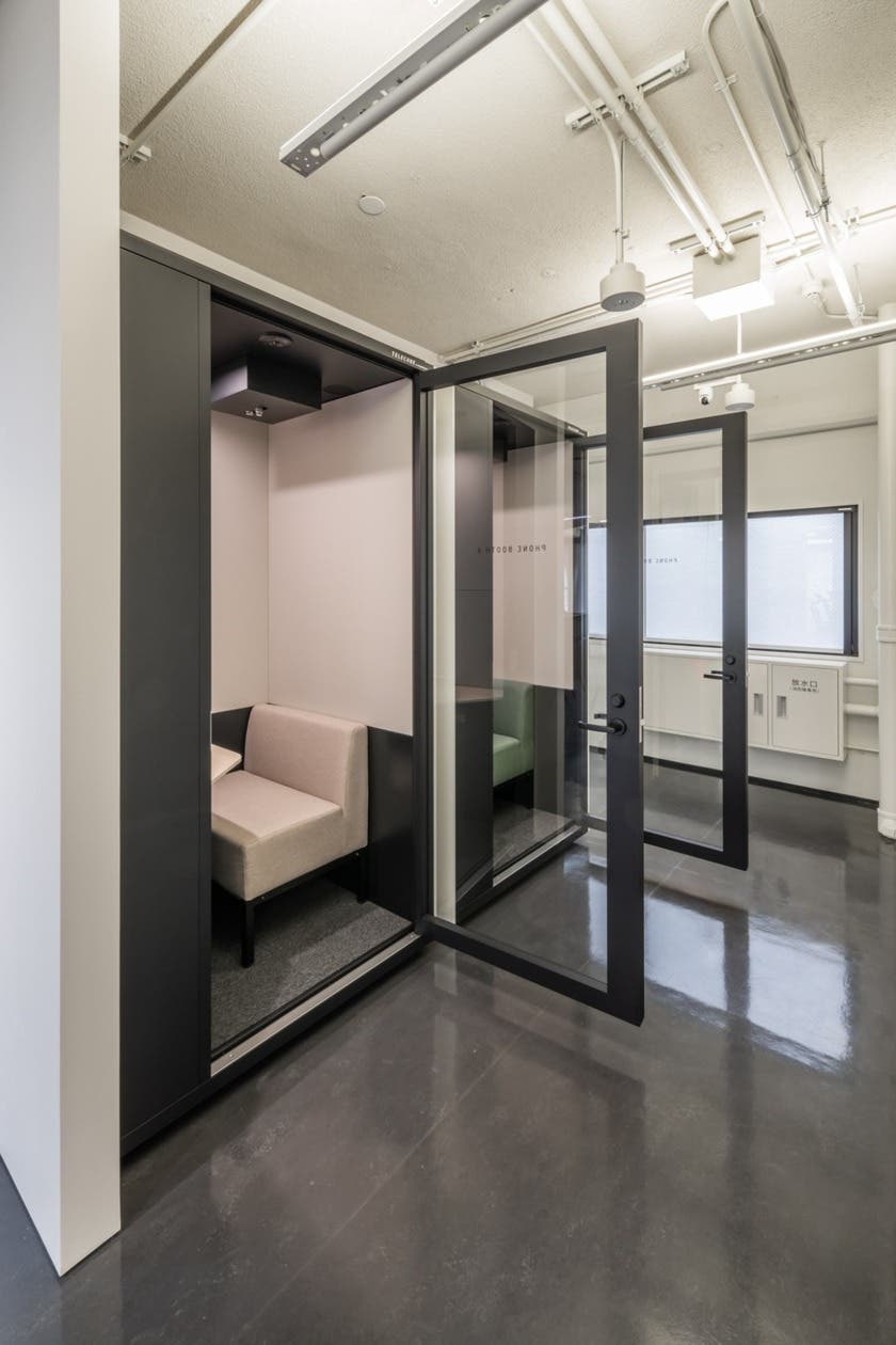 【BRIDGEX workplace】フォンブースAの写真3