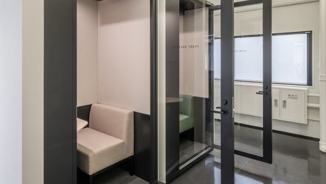 【BRIDGEX workplace】フォンブースAの写真3