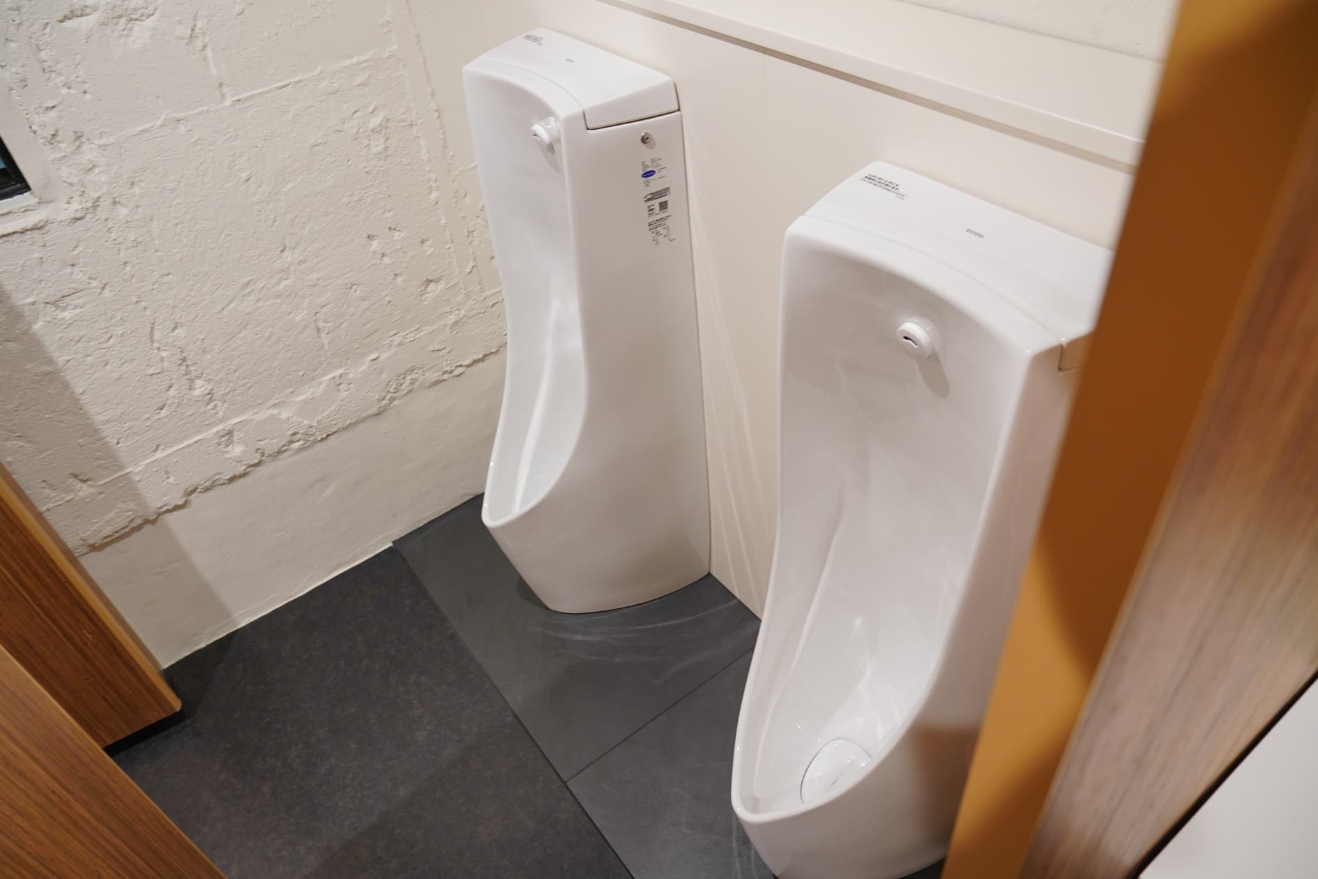 【BRIDGEX workplace】モニター付き！6名ミーティングルームBの写真8