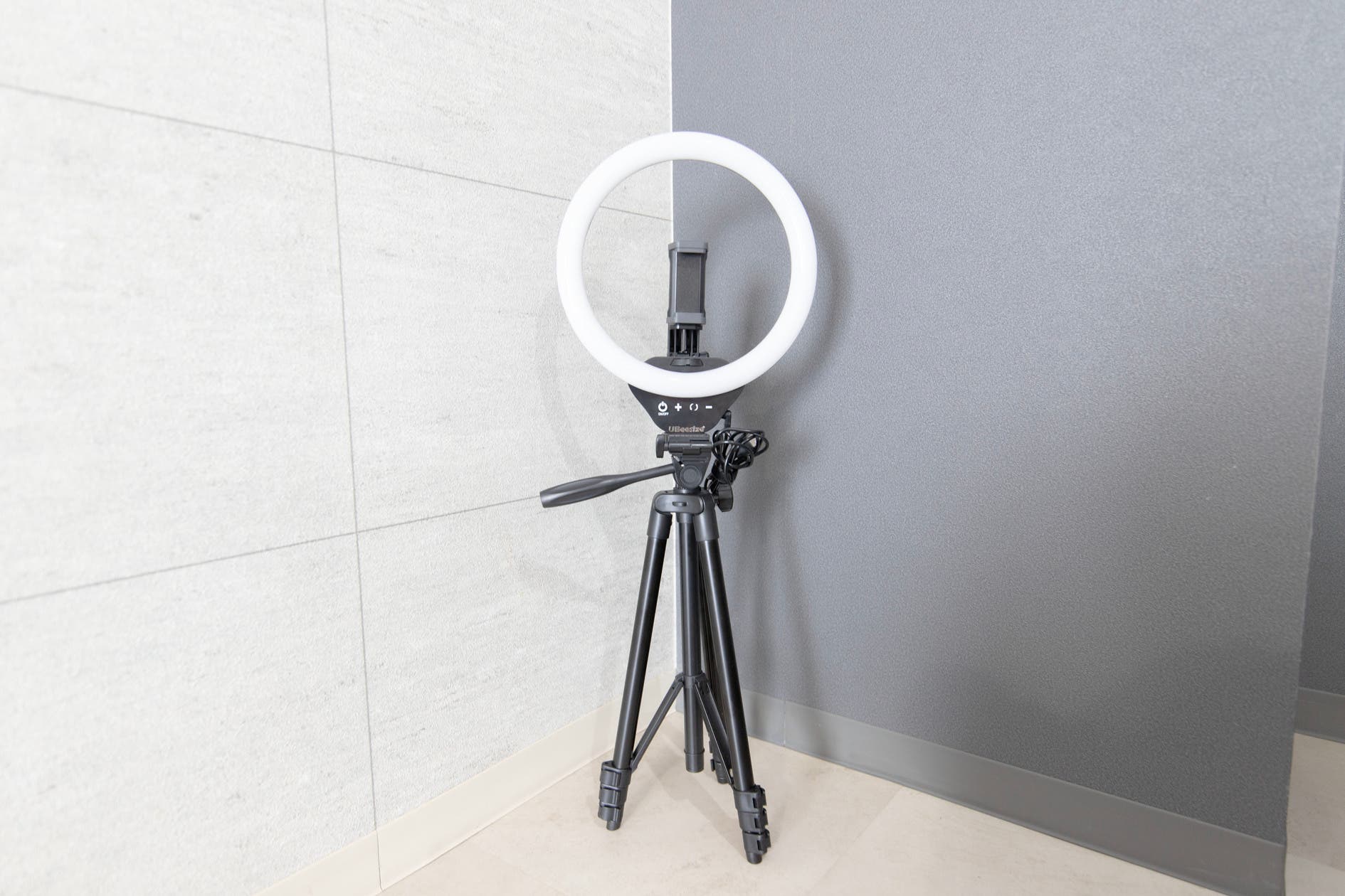 ✨地域最安値挑戦✨【札幌駅徒歩7分】広々居室に65インチTV🎵大人気ゲームに動画鑑賞✨『502』の写真17