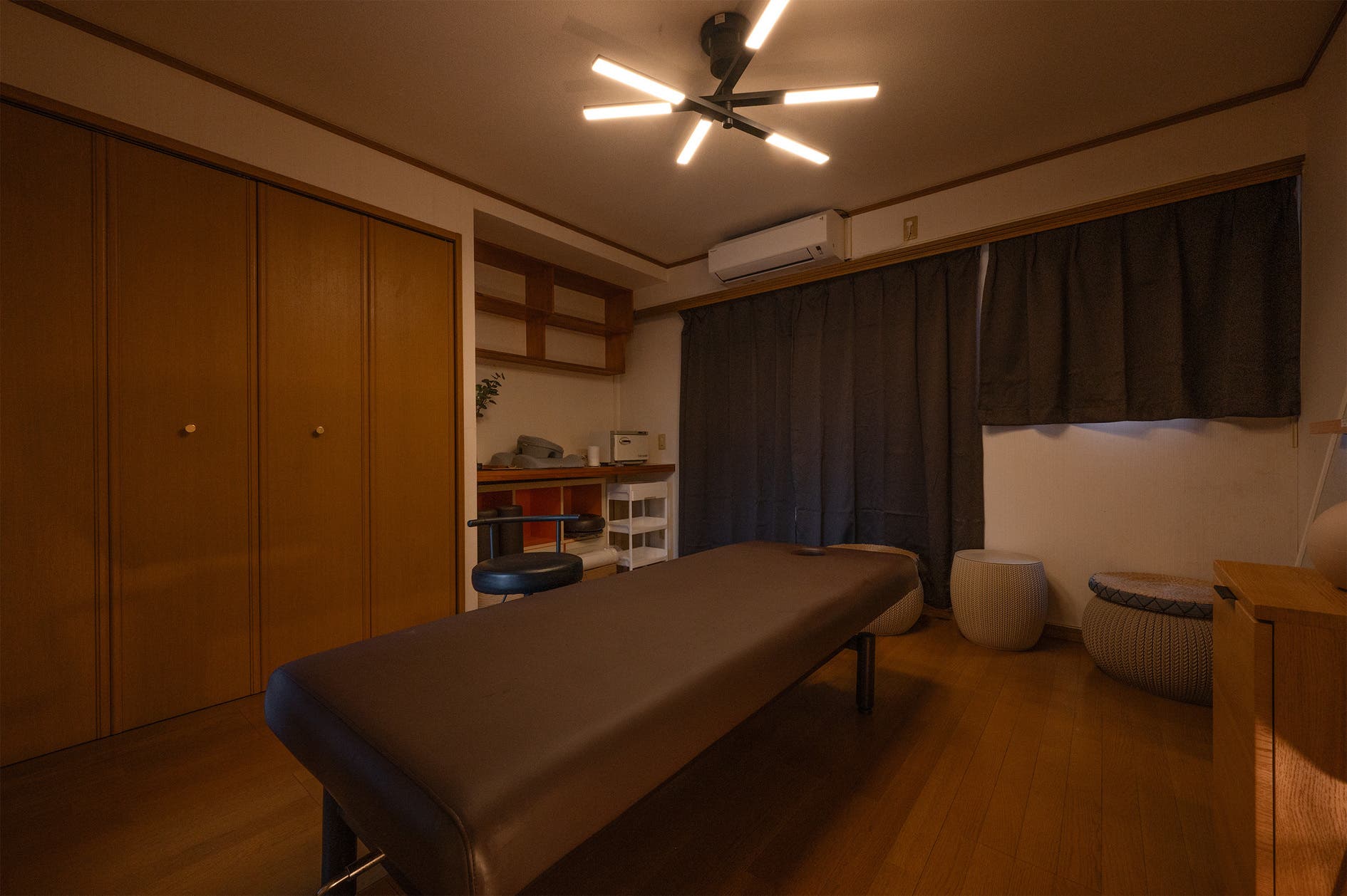 ✨OPEN SALE✨桜木町駅南1A出口から徒歩1分｜隠れ家個室レンタルサロン| 【見学無料・要事前連絡】4F階段の写真15