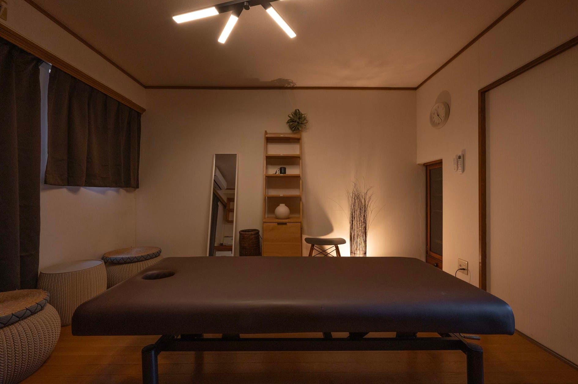 ✨OPEN SALE✨桜木町駅南1A出口から徒歩1分｜隠れ家個室レンタルサロン| 【見学無料・要事前連絡】4F階段の写真13