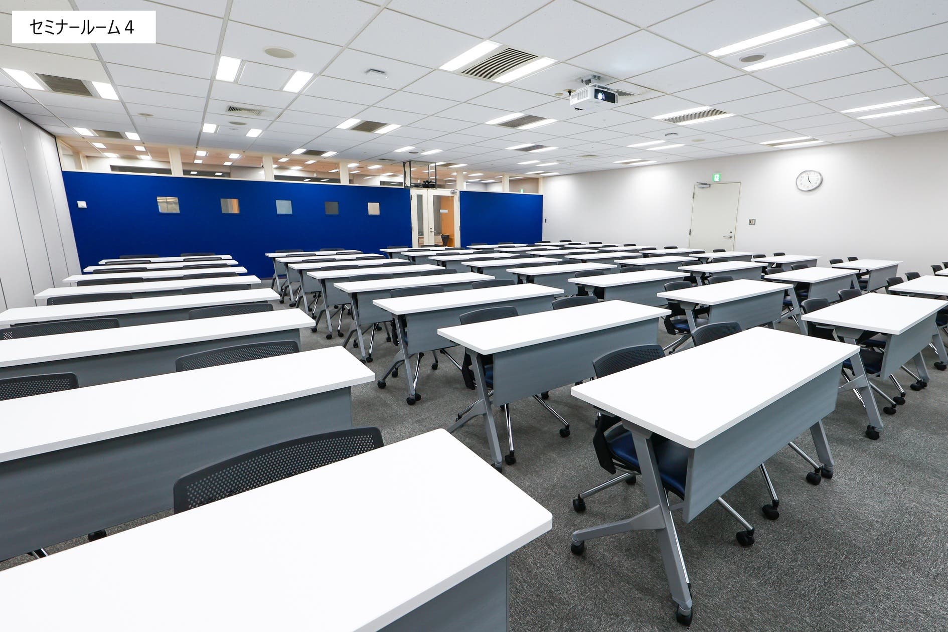 新宿駅A1出口直結 | 7日前までキャンセル無料【セミナールーム4 / アビタス】スタッフ常駐・相談会や展示会等幅広い用途に対応の写真2