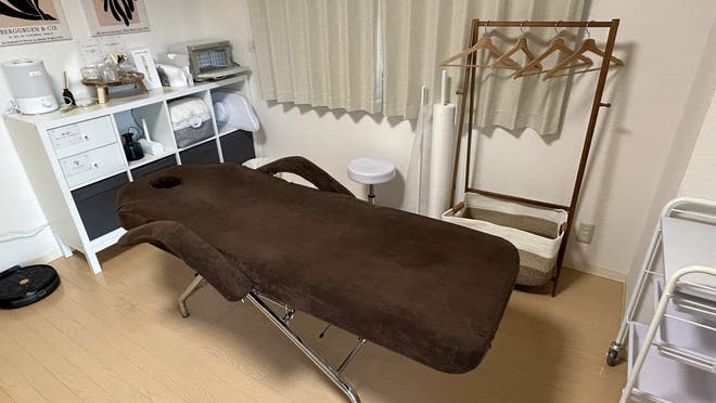 【金山駅徒歩2分】✨清潔なオシャレ空間✨施術ベッド2台完備✨シャワー&タオルレンタル✨30分清掃タイム付✨備品充実✨ゴミ捨て無料の写真5