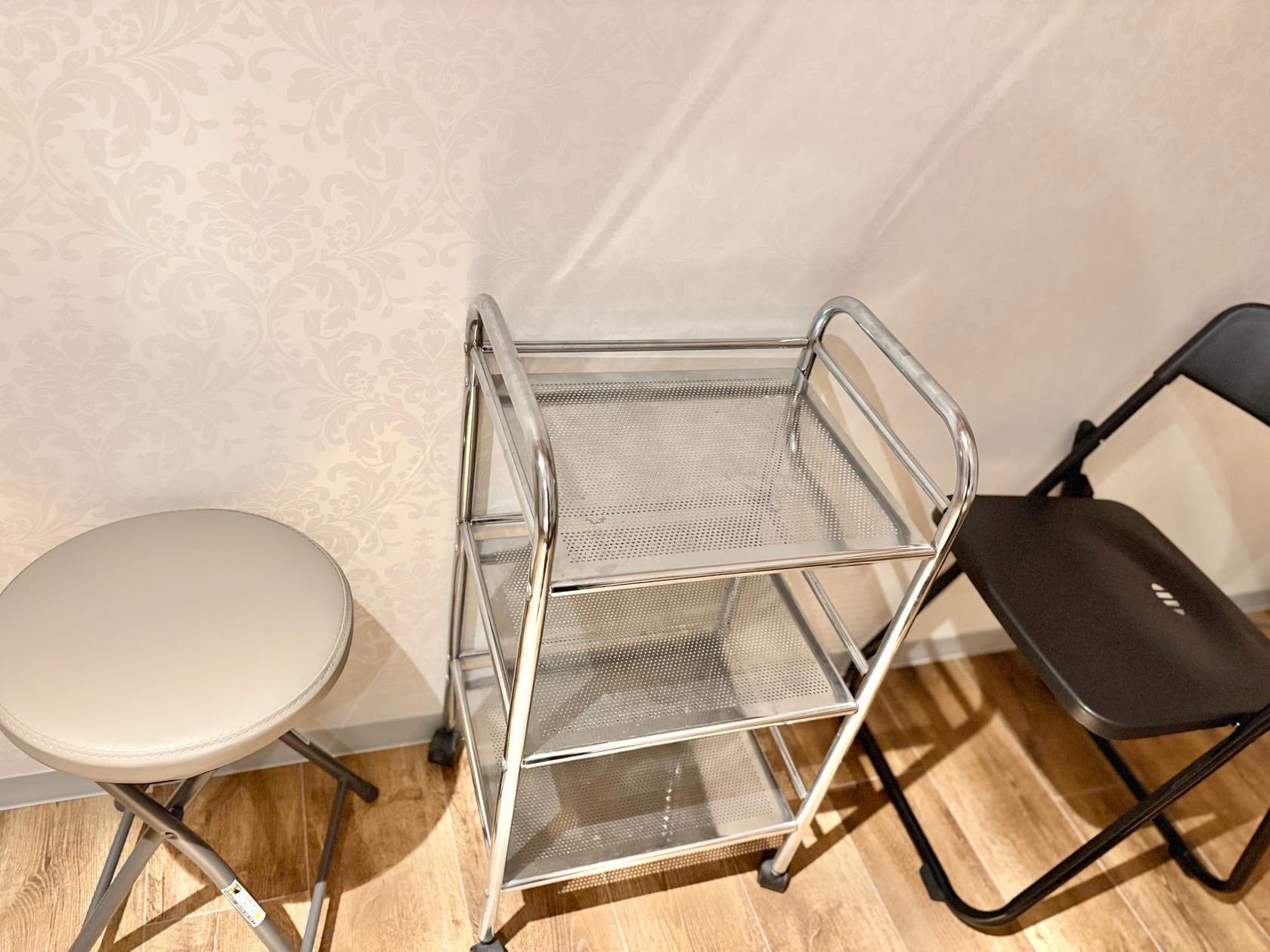 【エステルームA】岩倉市｜コンビニ３０秒✨完全個室のレンタルサロン/ヒートマット・スチーマー/映え撮影✤Wi-Fi有の写真3