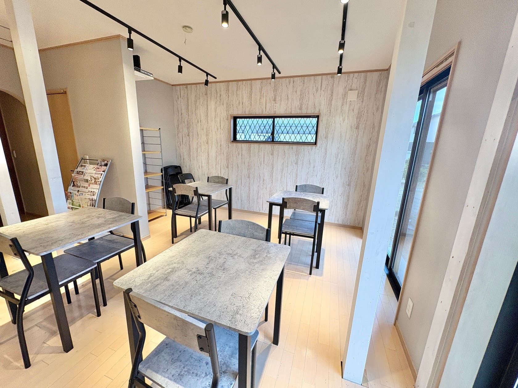 【コワーキングスペース】岩倉／駐車場あり🛜Wi-Fi完備｜キッチン付きオープンスペース｜テレワーク・会議・作業に最適の写真4