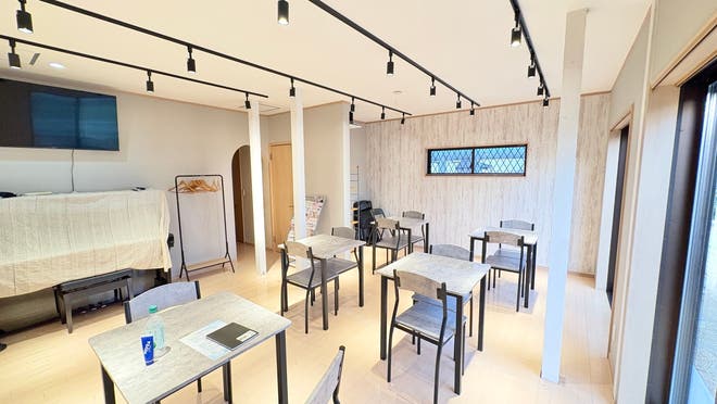 【コワーキングスペース】岩倉/駐車場あり🛜Wi-Fi完備|キッチン付きオープンスペース|テレワーク・会議・作業に最適の写真2