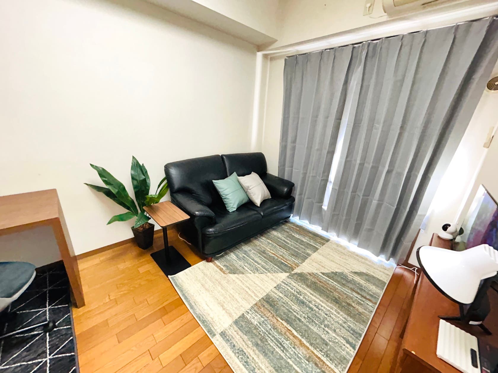 ＜おとなりSpace立教大学前＞池袋駅徒歩3分🚃完全個室✨24時間営業⏰Wi-Fi📶テレワーク/会議/自習/読書/作業の写真9