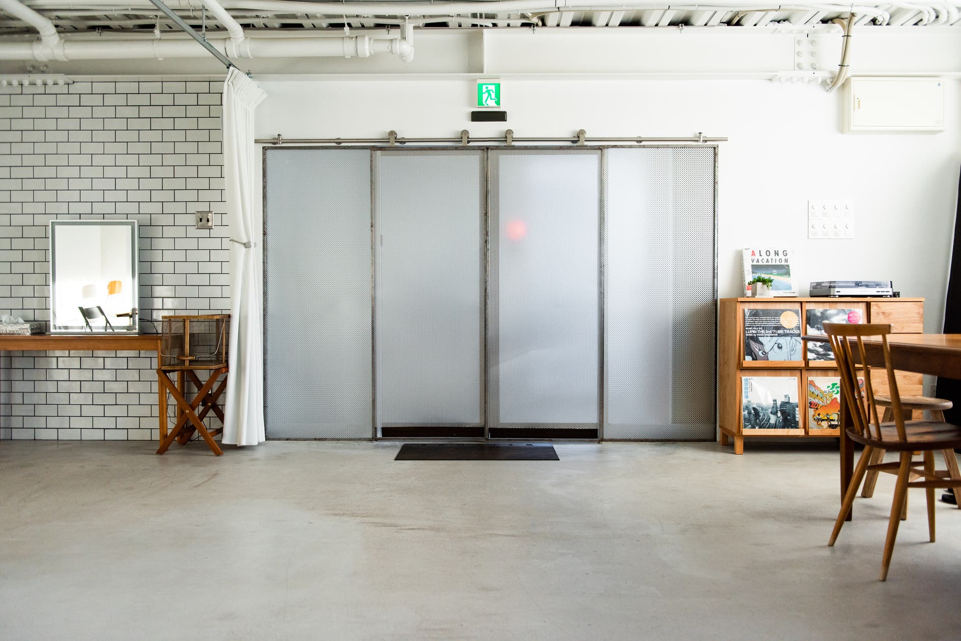 【学芸大学・祐天寺】1時間より使用可能な自然光豊かなハウススタジオ。厳選された家具も多数の写真12