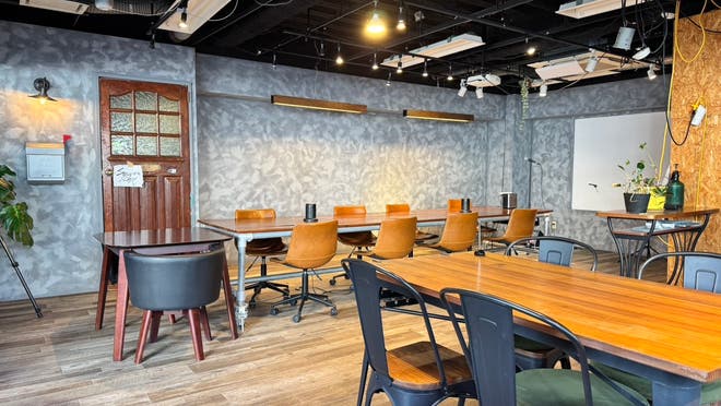 Wi-Fi・プロジェクター完備|少人数会議・面接に最適な会議室の写真2