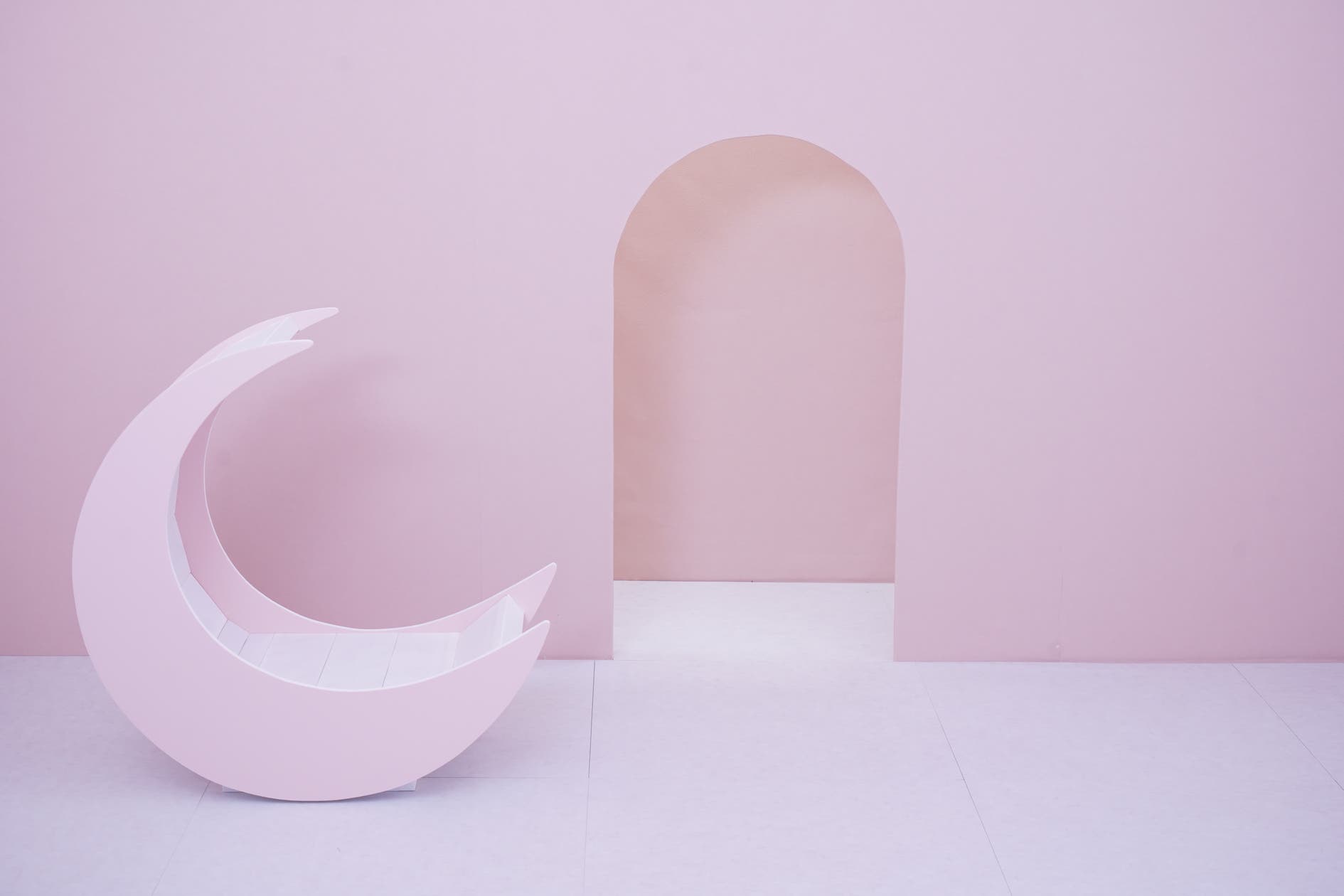 【大曽根駅徒歩2分】グレー塗り壁風+ピンクアーチ背景、白ホリ背景紙、クロマキー合成グリーンバック、子ども撮影に人気の写真7