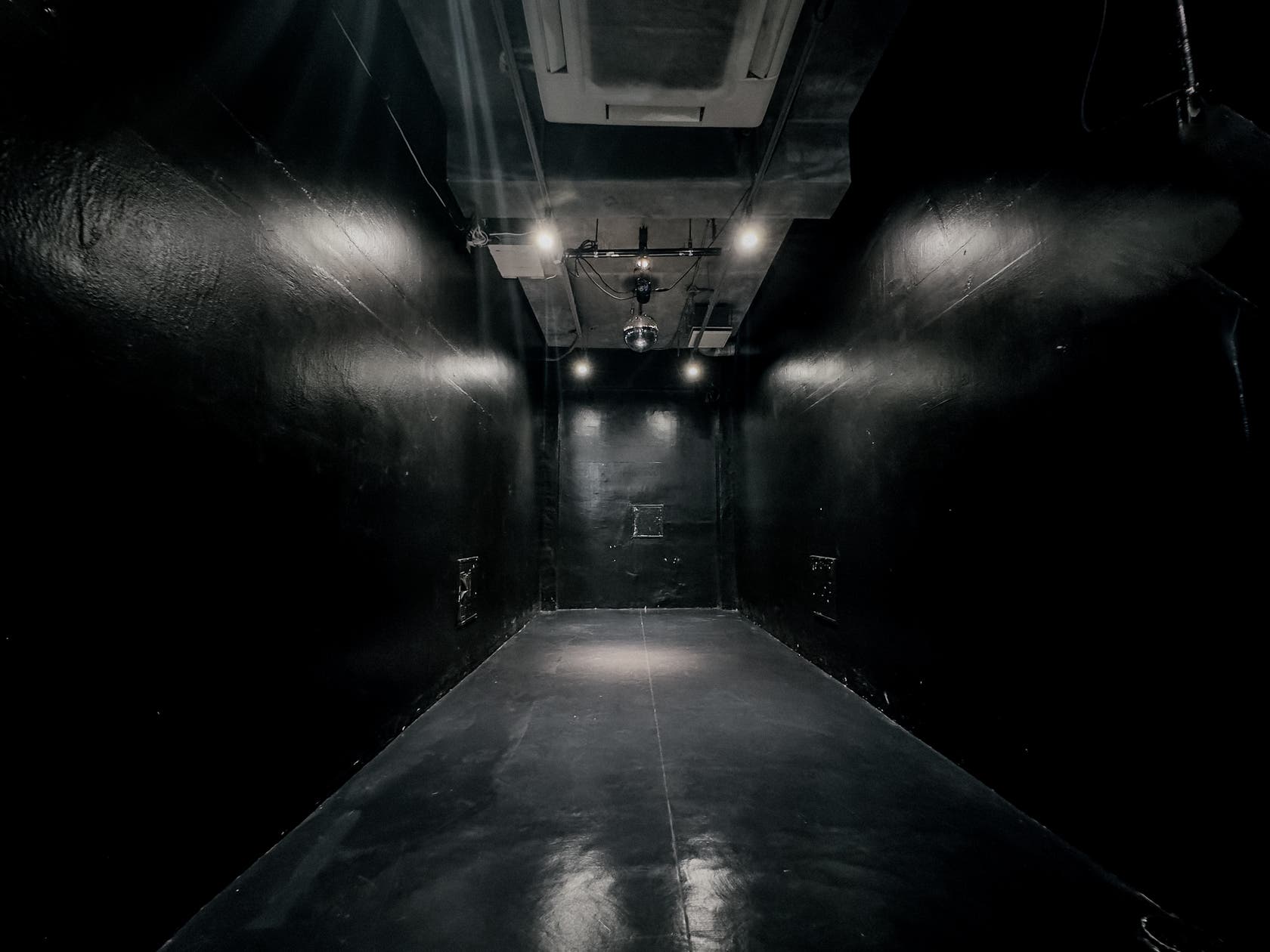 ベストホスト運営✨Tiktok撮影に最適スタジオ！スモークマシン有り・ミラーボールで動画撮影【B1F】ベースカラー：ブラックの写真4