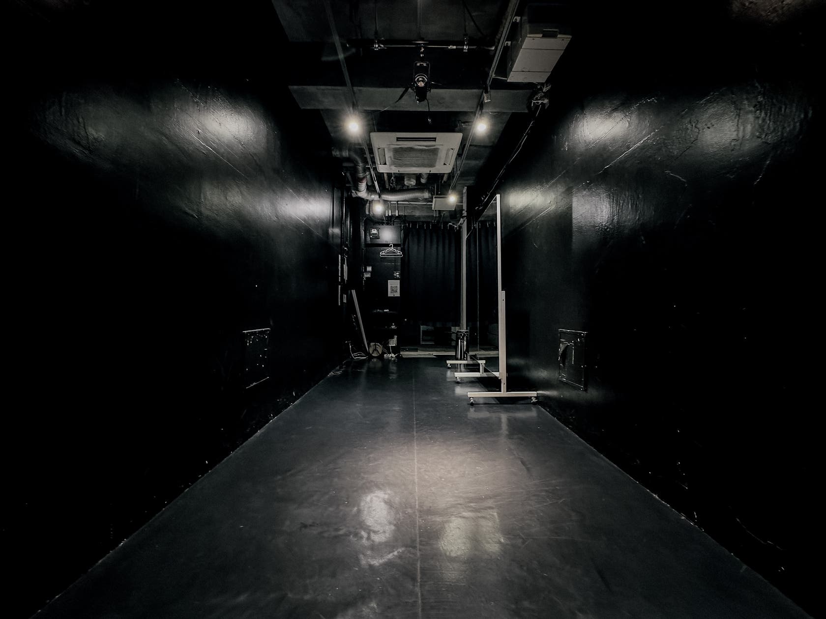 ベストホスト運営✨Tiktok撮影に最適スタジオ！スモークマシン有り・ミラーボールで動画撮影【B1F】ベースカラー：ブラックの写真5