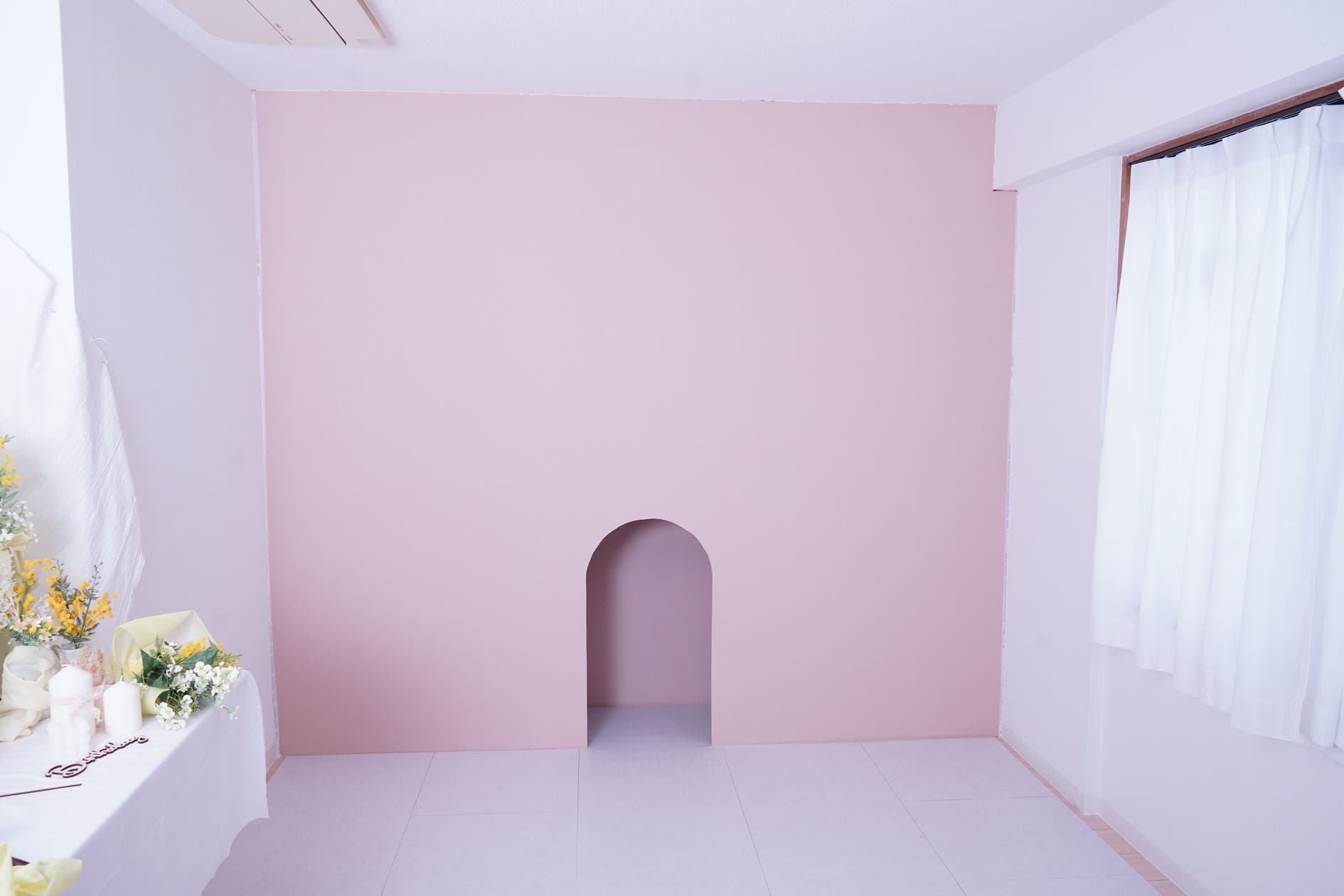 【大曽根駅徒歩2分】グレー塗り壁風+ピンクアーチ背景、白ホリ背景紙、クロマキー合成グリーンバック、子ども撮影に人気の写真9