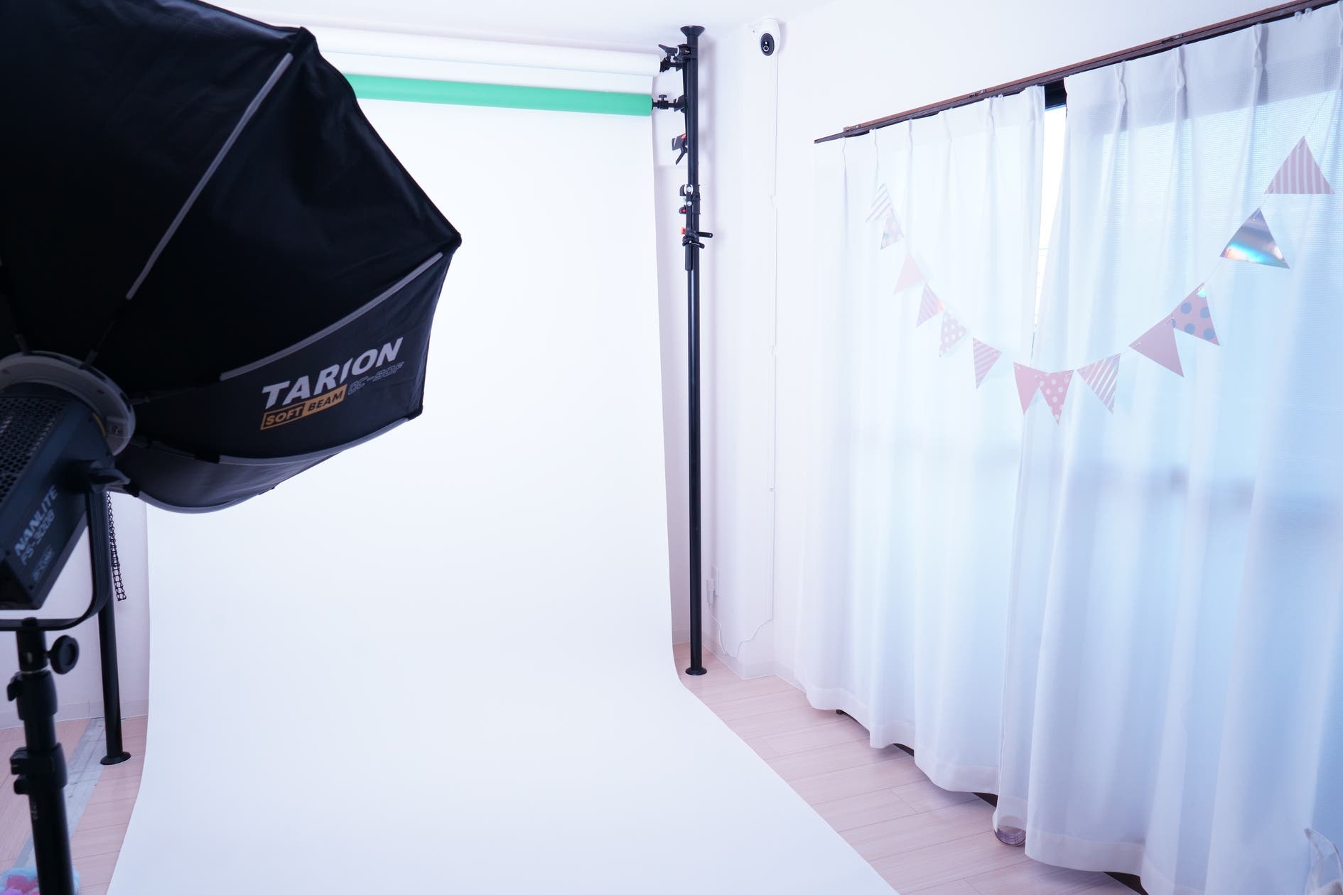 【大曽根駅徒歩2分】グレー塗り壁風+ピンクアーチ背景、白ホリ背景紙、クロマキー合成グリーンバック、子ども撮影に人気の写真13