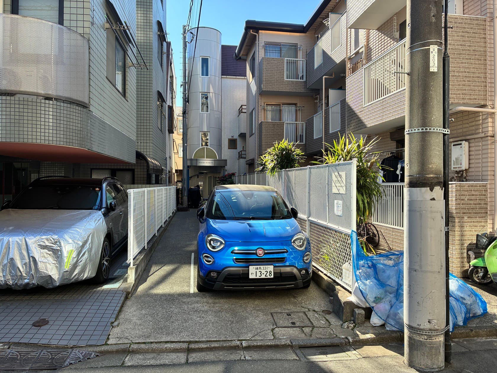 四谷３丁目駅徒歩３分/推し活📸/自然光×白の空間/極みの黒/機材全て無料/13種の撮影シーン/都会の中の非日常の写真23