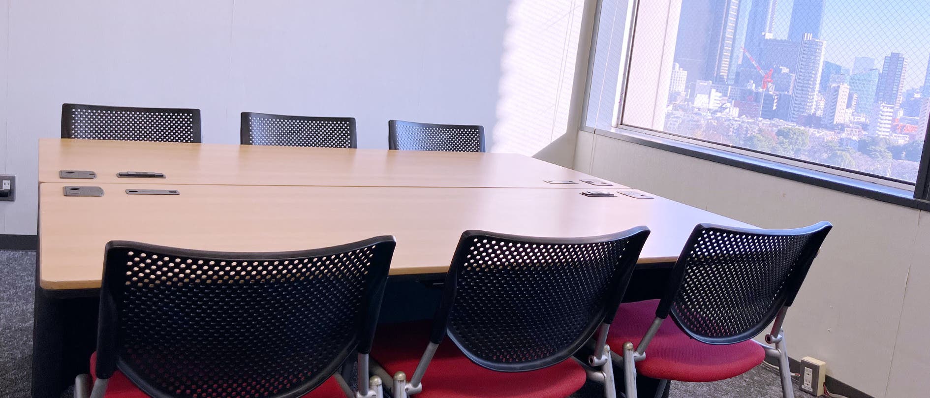 RoomG【外苑前駅から徒歩20秒！】14名。高速インターネット！飲食物持込可（ゴミ持ち帰り不要）！受付常駐で安心！の写真1