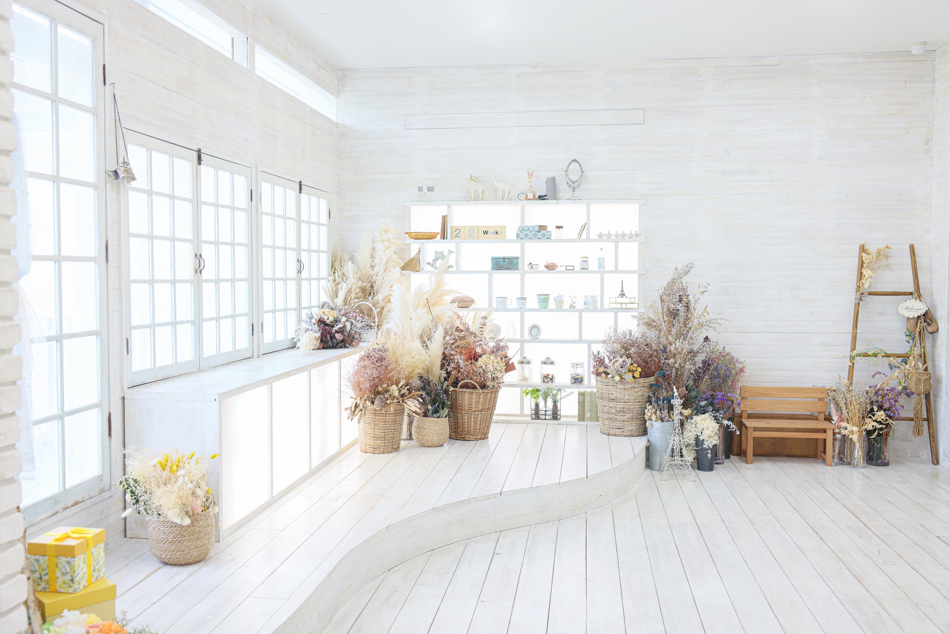 代官山駅近　白ホリ・インテリア　貸切スタジオの写真1