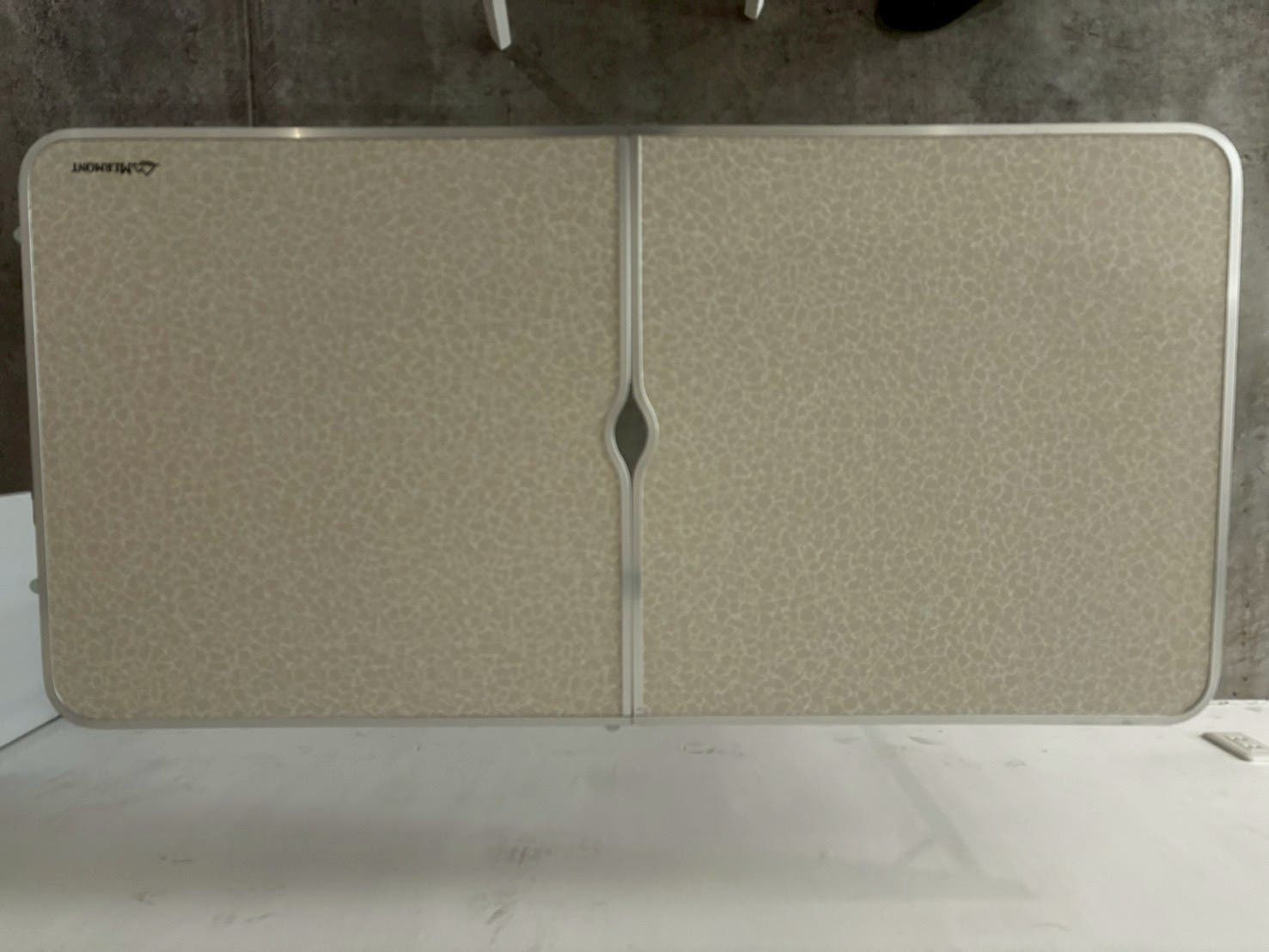 机貸し出し(120cm × 60cm：3台 ・180cm × 60cm：3台)の画像1