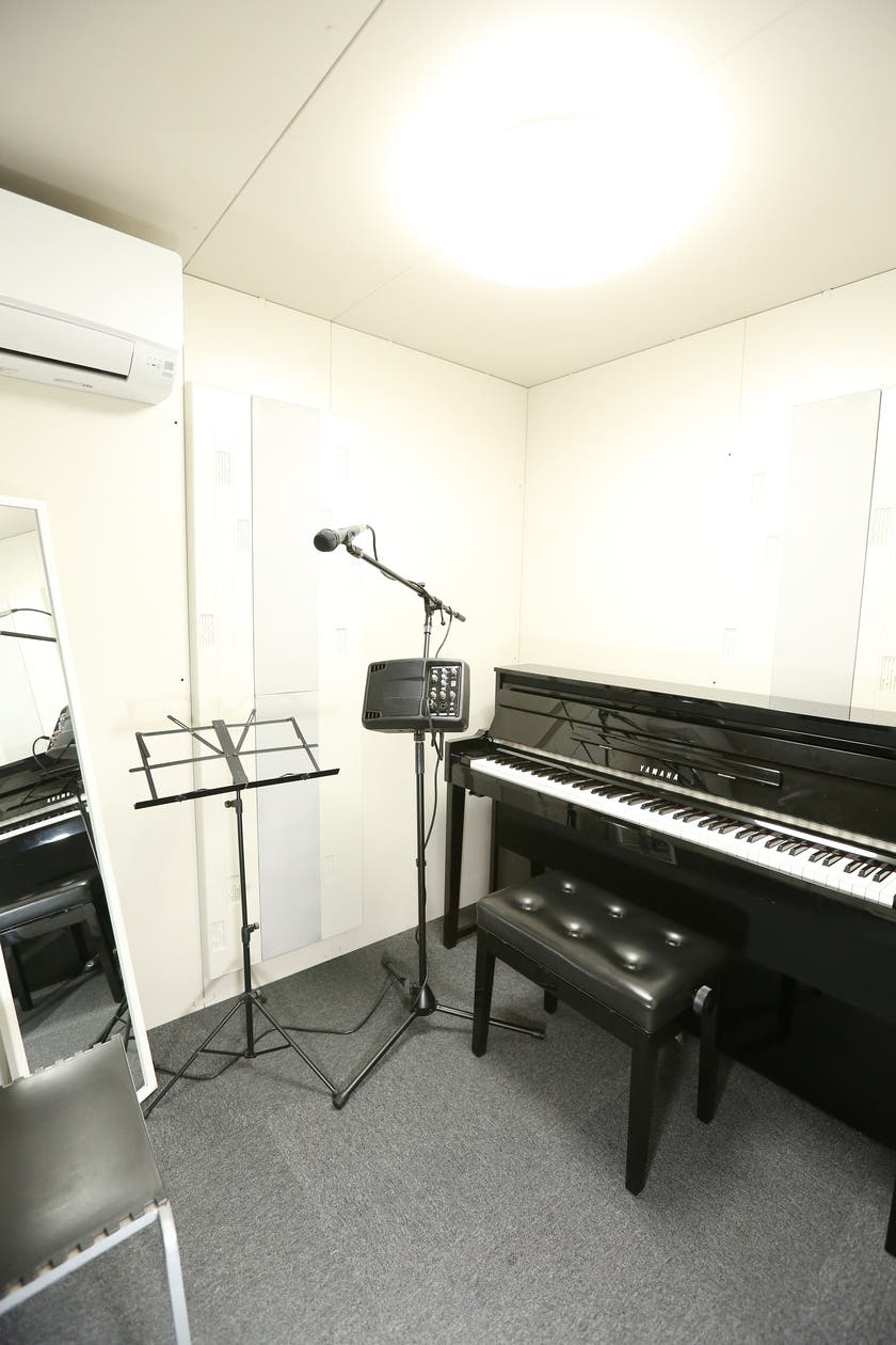 四谷三丁目駅徒歩１分🚃アビテックス🎼40Dr、ハイタイプ防音室 Dスタジオ　アンプ付スピーカー🔈マイク🎤1セット無料💕の写真1