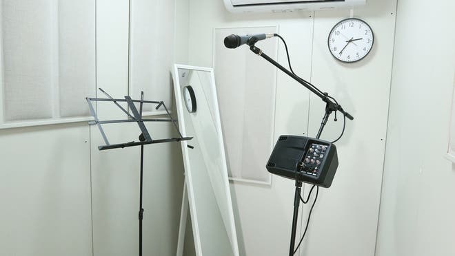 四谷三丁目駅徒歩1分🚃アビテックス🎼40Dr、ハイタイプ防音室 Aスタジオ アンプ付スピーカー🔈マイク🎤1セット無料💕の写真1